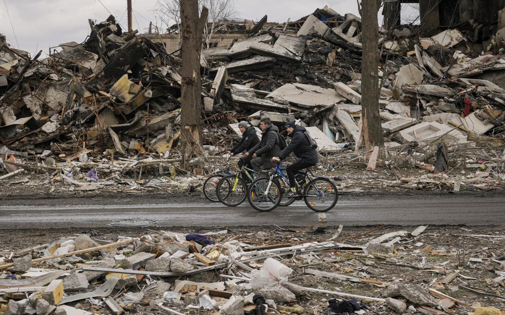 New photos reveal grief and destruction in Ukraine - ABC News