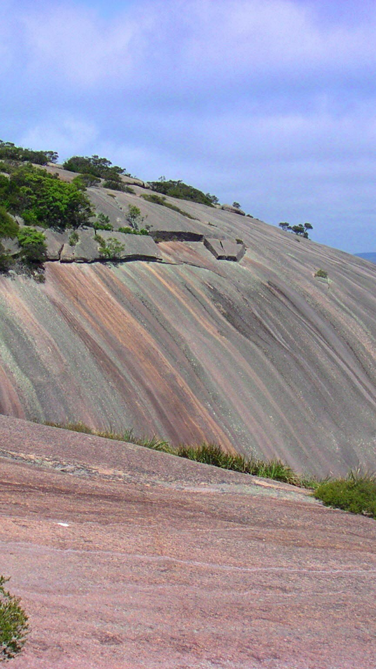 Australia's (really) big rocks to add to your next road trip - ABC News